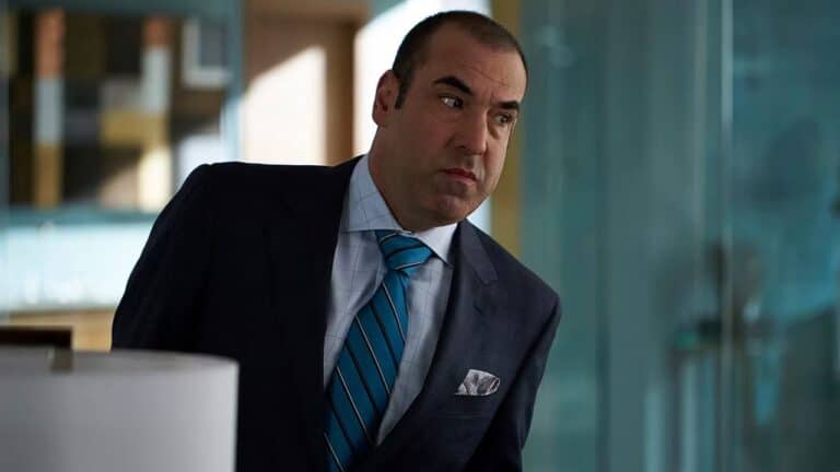 Suits: Revelado o que aconteceu com Louis após o fim da série